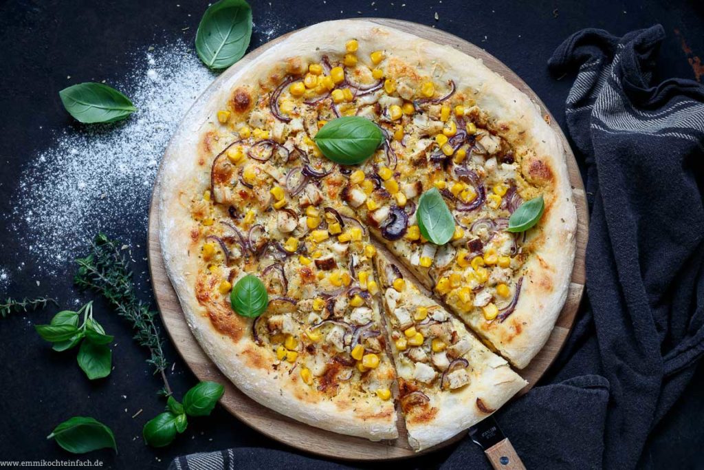 Mini Pizzen - kleine Pizzas einfach selbst gemacht - emmikochteinfach