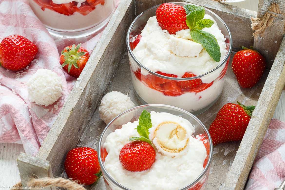 Raffaello-Creme – Dessert mit Erdbeeren und Kokos