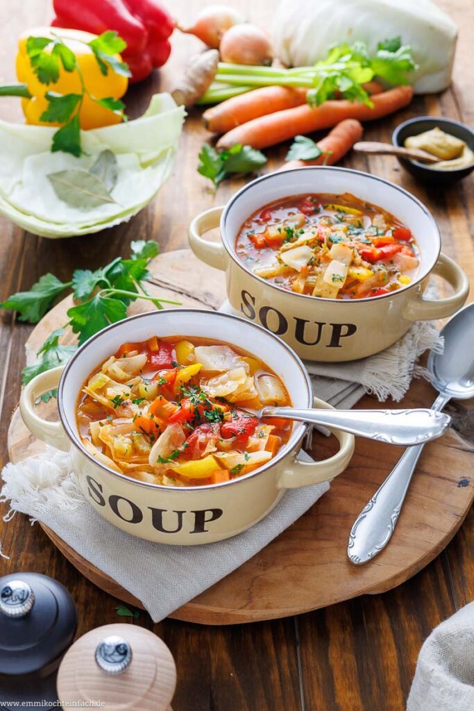 Kohlsuppe – klassisch & gesund - emmikochteinfach