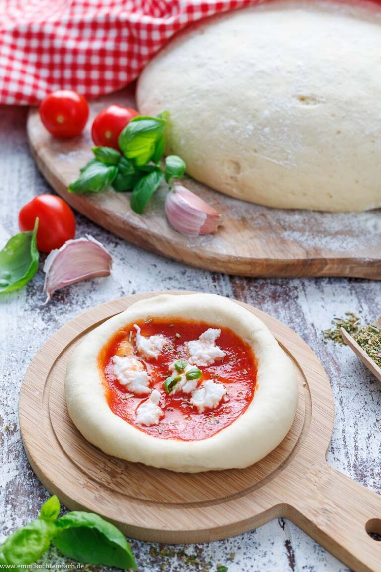 Grundrezept für Pizzateig – schnell und einfach