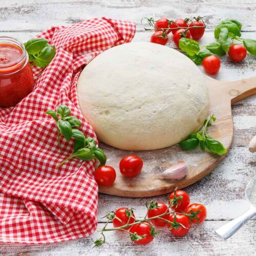 Grundrezept für Pizzateig – schnell und einfach