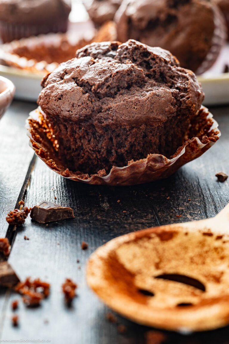 Schokomuffins - saftig & einfach - emmikochteinfach