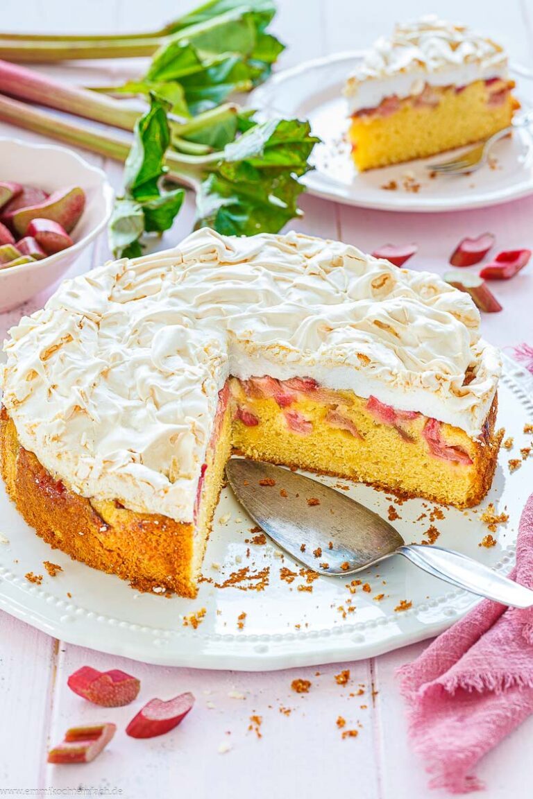 Omas Rhabarberkuchen Mit Baiser Ruhrteig